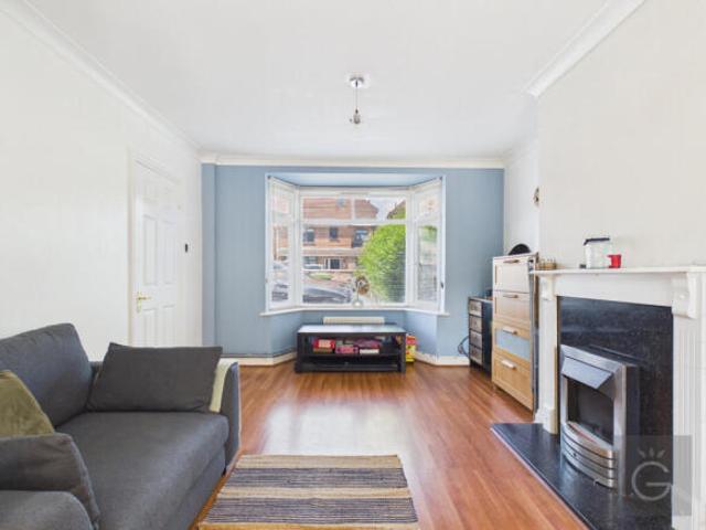 3 bedroom semi detached house for sale in Knights Way, Emmer Green, RG4
