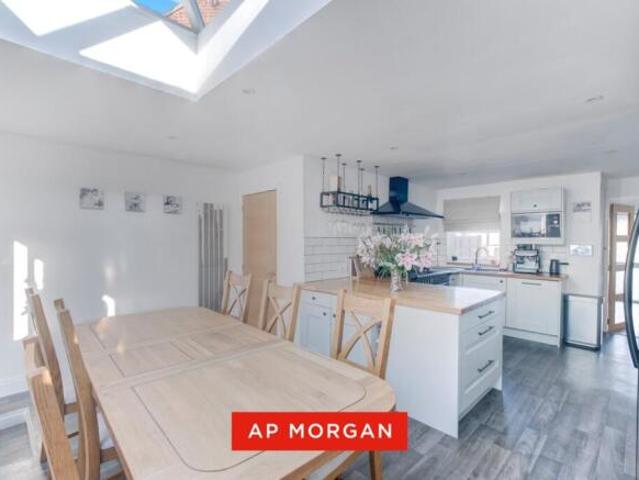 3 bedroom semi detached house for sale in Lammas Close, Solihull, West Midlands, B92