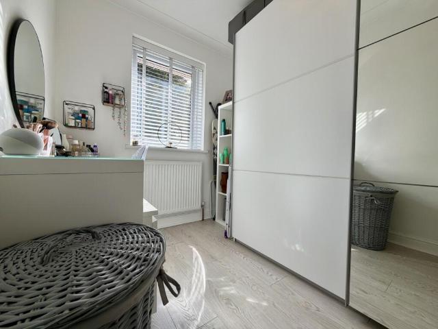 3 bedroom semi detached house for sale in Lakeside Road, IP2
