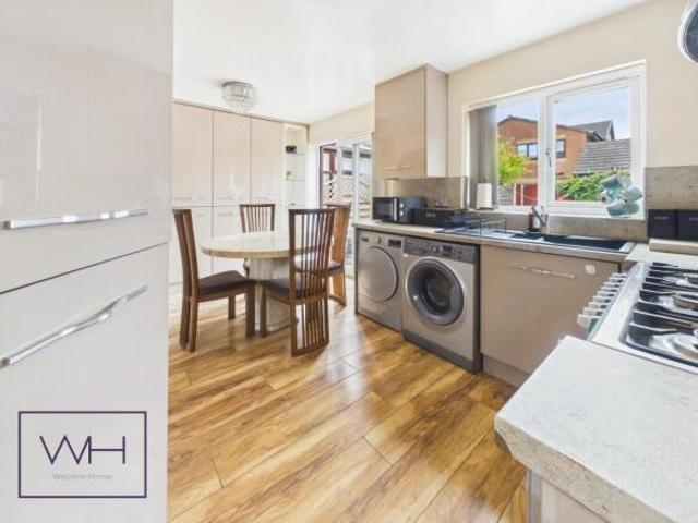 3 bedroom semi detached house for sale in Laurel Avenue, Cusworth, Doncaster, DN5