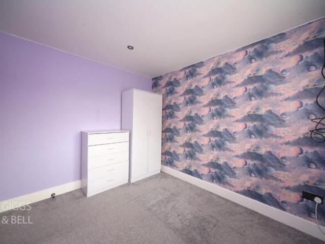 3 bedroom semi detached house for sale in Laxton Close, Luton, Bedfordshire, LU2 8SJ, LU2