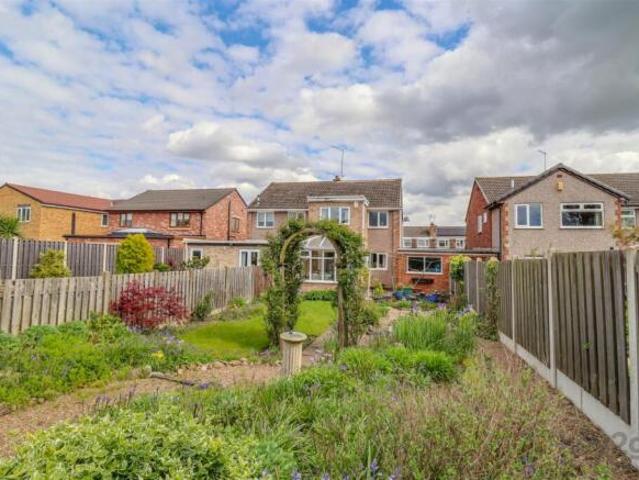 3 bedroom semi detached house for sale in Laycock Avenue, Aston, Sheffield, S26