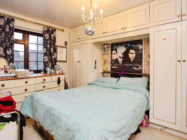 3 bedroom semi detached house for sale in Lemonfield Drive, Watford, WD25