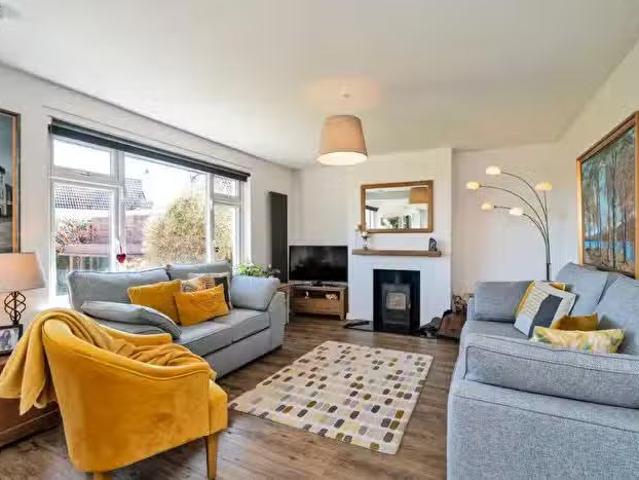 3 Bedroom Semi Detached House For Sale In Leadervale Road, Lib.