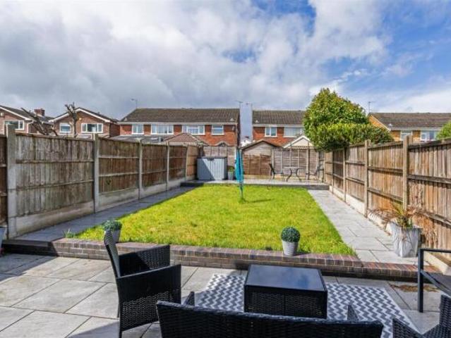 3 bedroom semi detached house for sale in Leafield Road, Solihull, B92