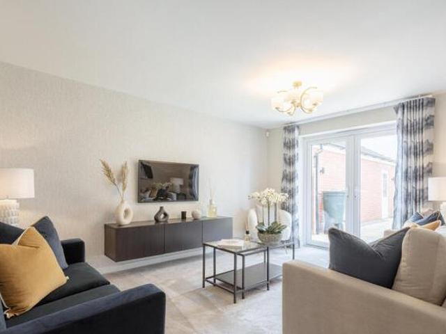 3 Bedroom Semi detached House For Sale In Leamington Road, Kenilworth