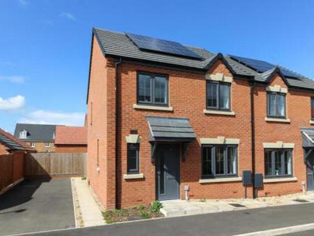 3 Bedroom Semi detached House For Sale In Leamington Spa