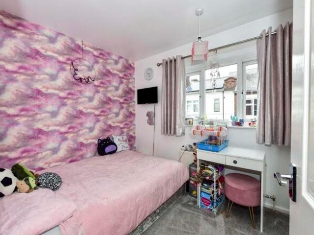 3 bedroom semi detached house for sale in Leedham Road, Sheffield, S5