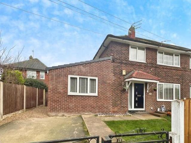 3 Bedroom Semi detached House For Sale In Leeds