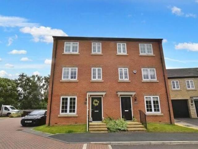 3 Bedroom Semi detached House For Sale In Leeds