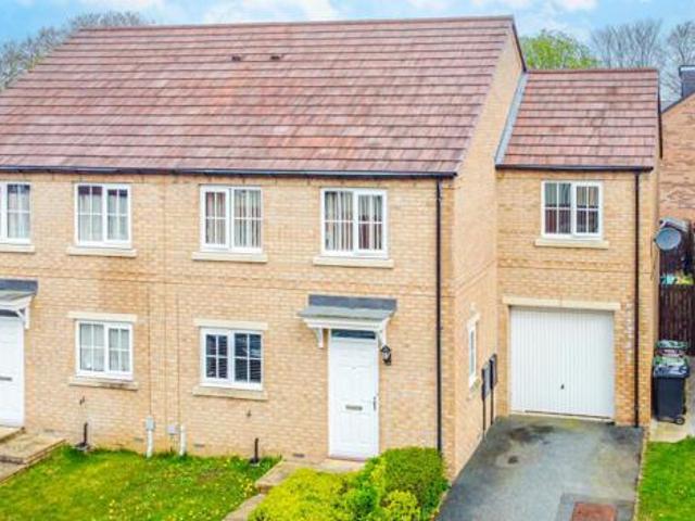 3 Bedroom Semi detached House For Sale In Leeds
