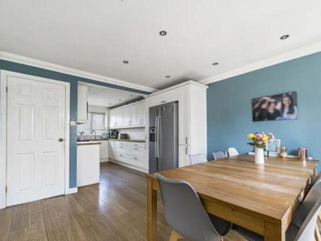 3 Bedroom Semi detached House For Sale In Leeds
