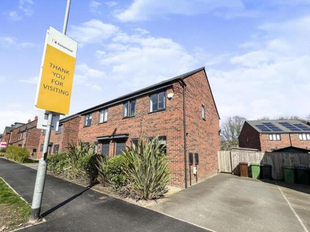 3 Bedroom Semi detached House For Sale In Leeds