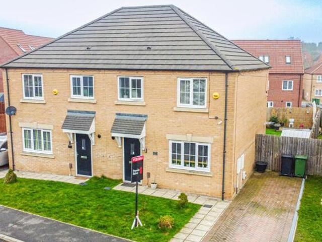 3 Bedroom Semi detached House For Sale In Leeds