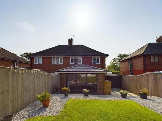 3 Bedroom Semi detached House For Sale In Leeds