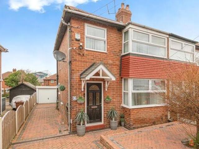 3 Bedroom Semi detached House For Sale In Leeds