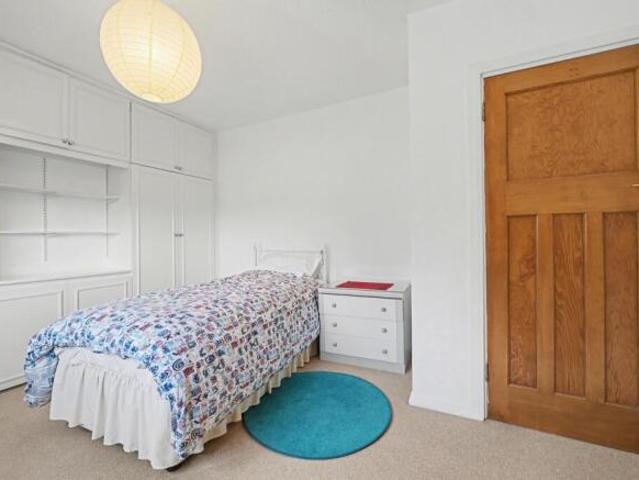 3 bedroom semi detached house for sale in Leicester Road, Oadby, LE2