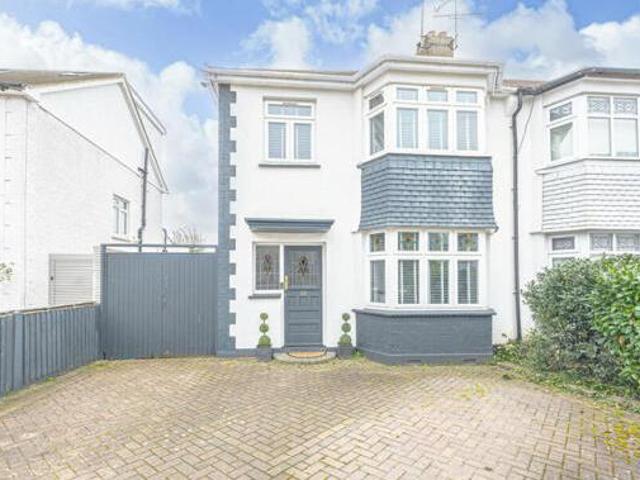3 Bedroom Semi detached House For Sale In Leigh on sea