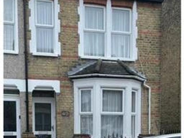 3 Bedroom Semi detached House For Sale In Leigh on sea