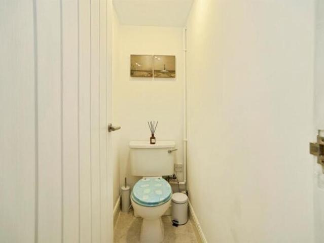 3 bedroom semi detached house for sale in Leslie Avenue, Yeadon, Leeds, LS19