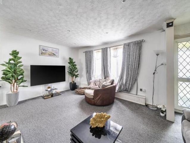 3 bedroom semi detached house for sale in Leven Close, Watford, WD19