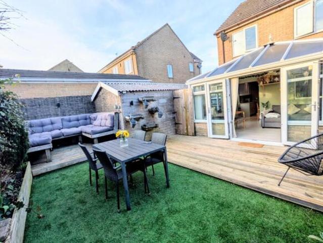 3 bedroom semi detached house for sale in Lewis Close, Bradford, BD13