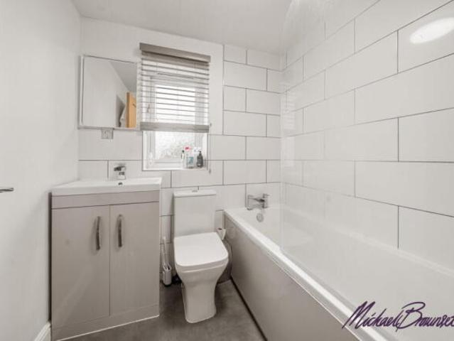 3 bedroom semi detached house for sale in Lime Vale Way, Bradford, BD6 3DW, BD6