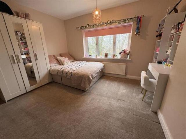 3 bedroom semi detached house for sale in Limetree Grove, Birkenshaw, Bradford, BD11