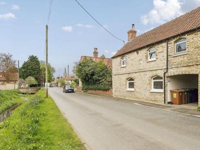 3 Bedroom Semi detached House For Sale In Lincoln, Lincolnshire