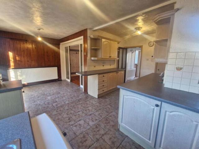 3 bedroom semi detached house for sale in Linden Avenue, Netherton, L30