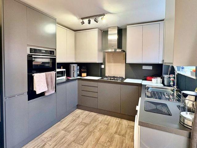 3 bedroom semi detached house for sale in Lindholme Road, Lincoln, LN6