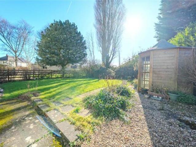 3 bedroom semi detached house for sale in Lingfield Approach, Leeds, West Yorkshire, LS17