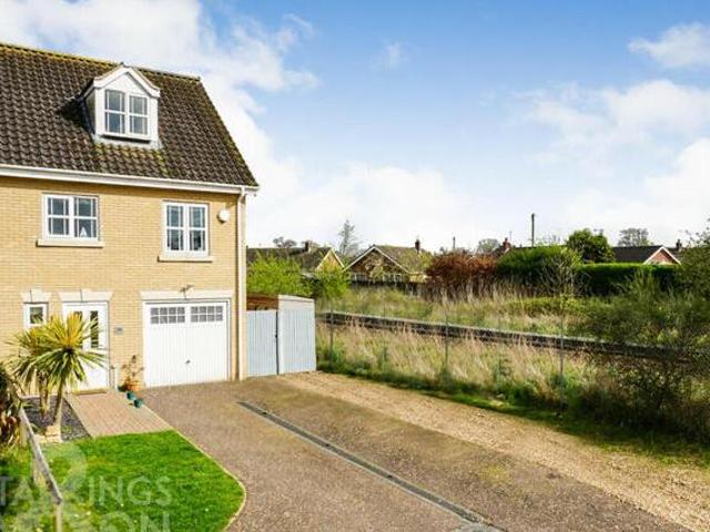 3 Bedroom Semi detached House For Sale In Lingwood
