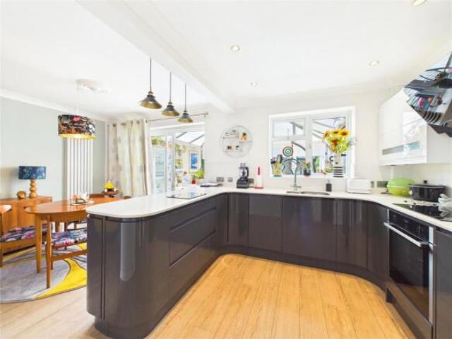 3 bedroom semi detached house for sale in Linksview Crescent, Worcester, Worcestershire, WR5