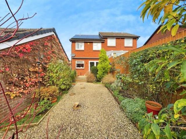 3 bedroom semi detached house for sale in Lionheart Way, Bursledon, Southampton, SO31