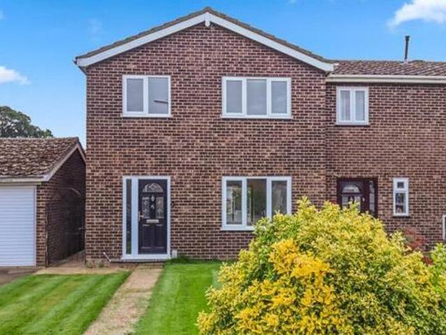 3 Bedroom Semi detached House For Sale In Little Paxton