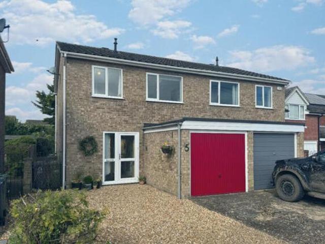 3 Bedroom Semi detached House For Sale In Little Paxton