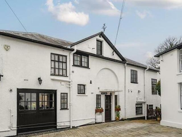 3 Bedroom Semi detached House For Sale In London