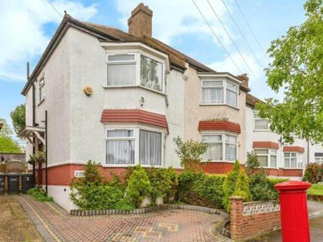 3 Bedroom Semi detached House For Sale In London