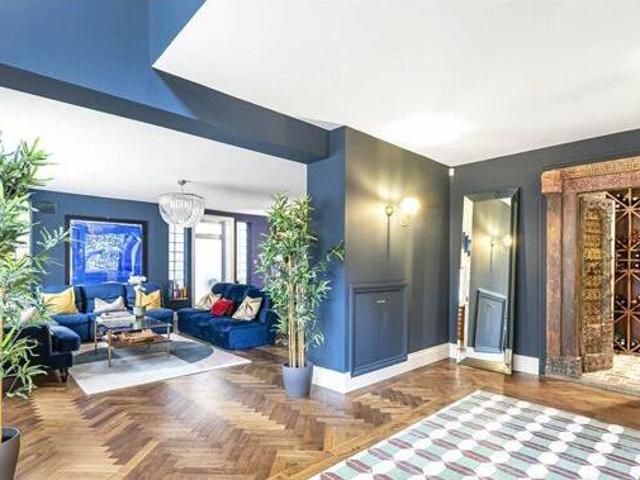 3 Bedroom Semi detached House For Sale In London