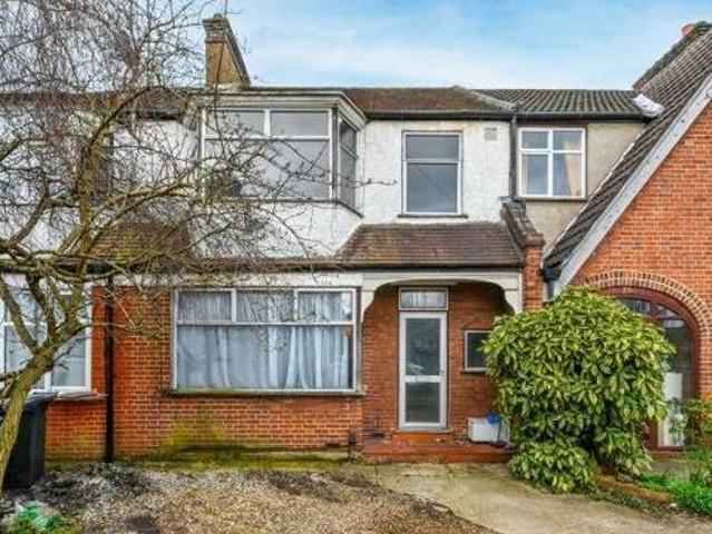 3 Bedroom Semi detached House For Sale In London