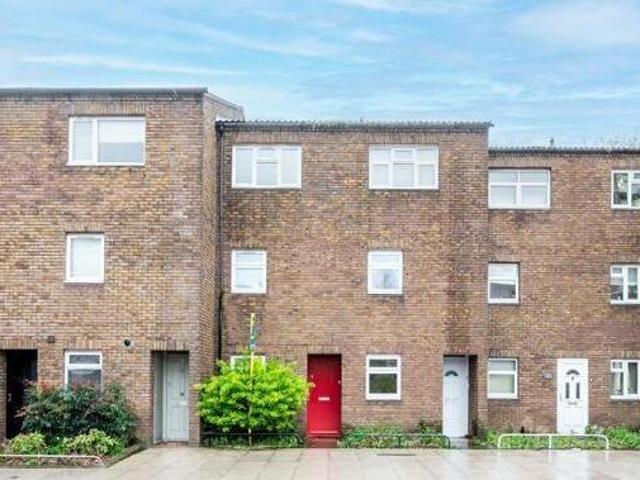 3 Bedroom Semi detached House For Sale In London