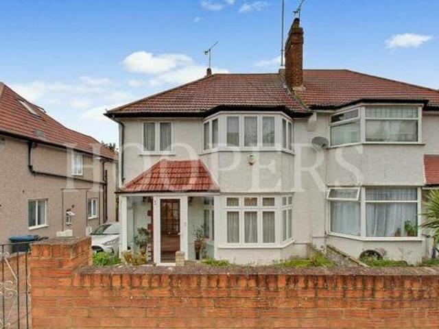 3 Bedroom Semi detached House For Sale In London
