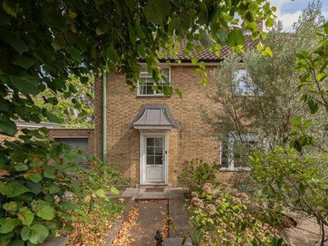 3 Bedroom Semi detached House For Sale In London
