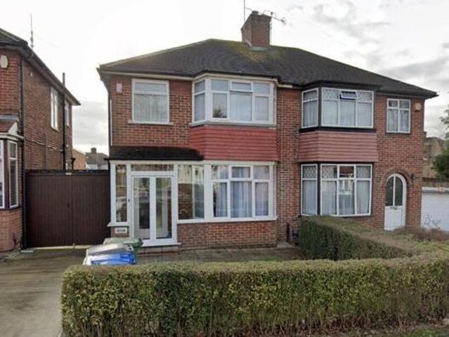3 Bedroom Semi detached House For Sale In London
