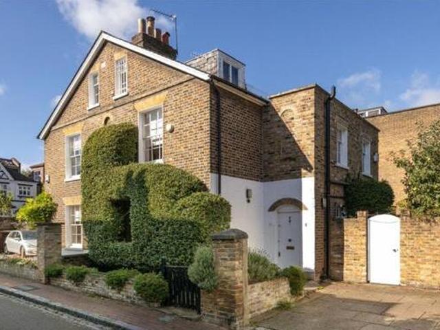 3 Bedroom Semi detached House For Sale In London