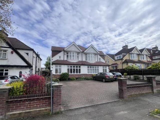 3 Bedroom Semi detached House For Sale In London