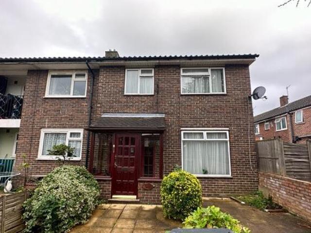 3 Bedroom Semi detached House For Sale In London
