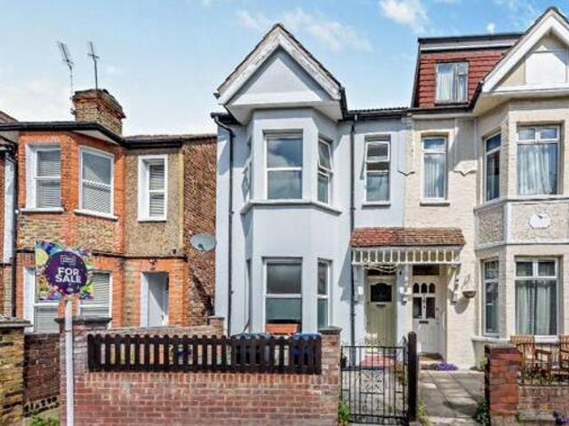 3 Bedroom Semi detached House For Sale In London