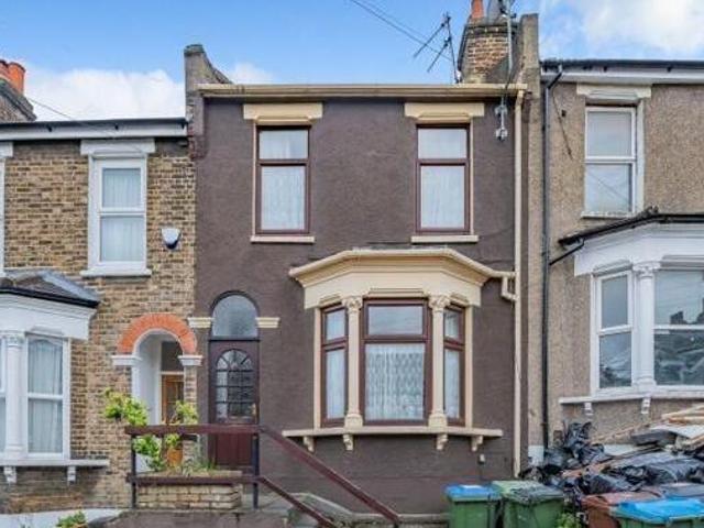 3 Bedroom Semi detached House For Sale In London